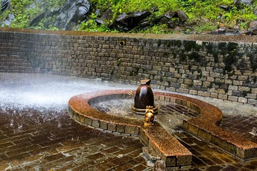 Anjani Mahadev Temple, Solang Valley – The Ice Lingam of the Snowborn ...