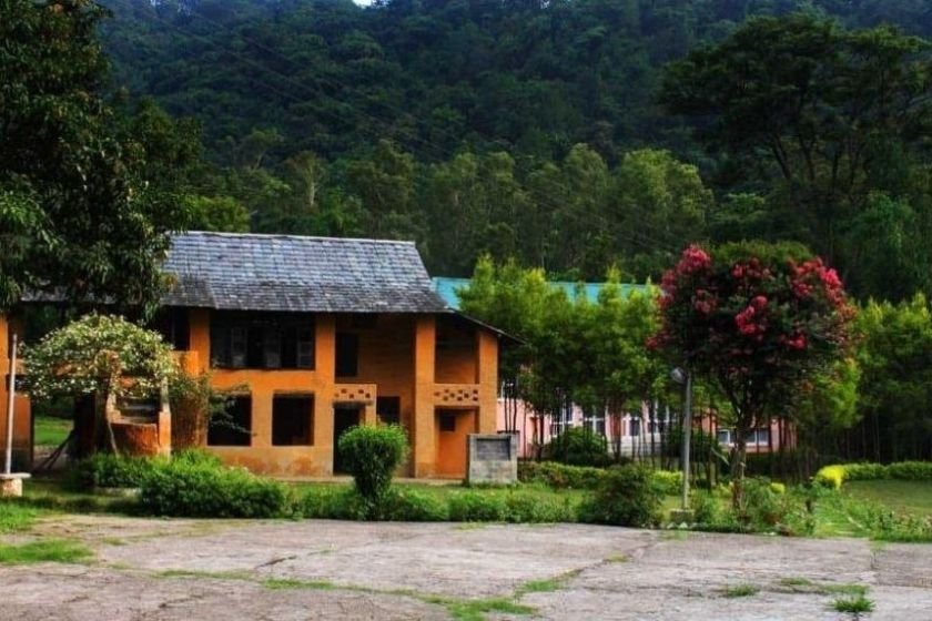 Andretta Artist Village – Clay, Canvas, and Theatrical Soul | A Guide ...