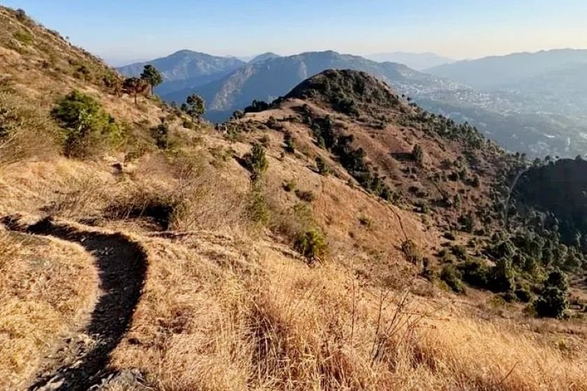 Karol Tibba Trek – A Steep Climb to Solan’s Sacred Crown | A Guide to ...
